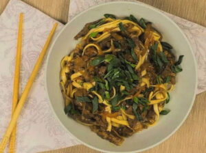 Udon nudler - 10 oppskrifter med steg-for-steg bilder